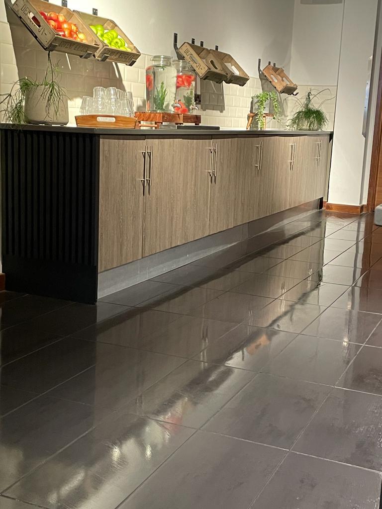 Radisson Red Hotel London Heathrow - Premier Group (Southern Ltd)